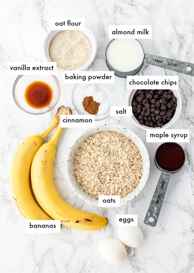 Healthy Chocolate Chip Baked Oatmeal Breakfast Bars Recipe