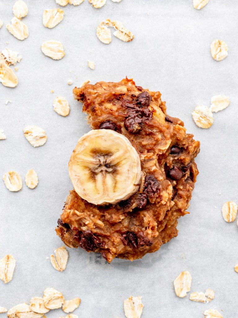 Healthy Banana Oatmeal Cookies {Flourless, Eggless}