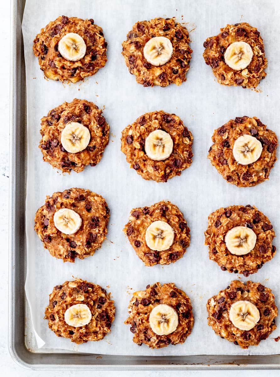 Healthy Banana Oatmeal Cookies {Flourless, Eggless}