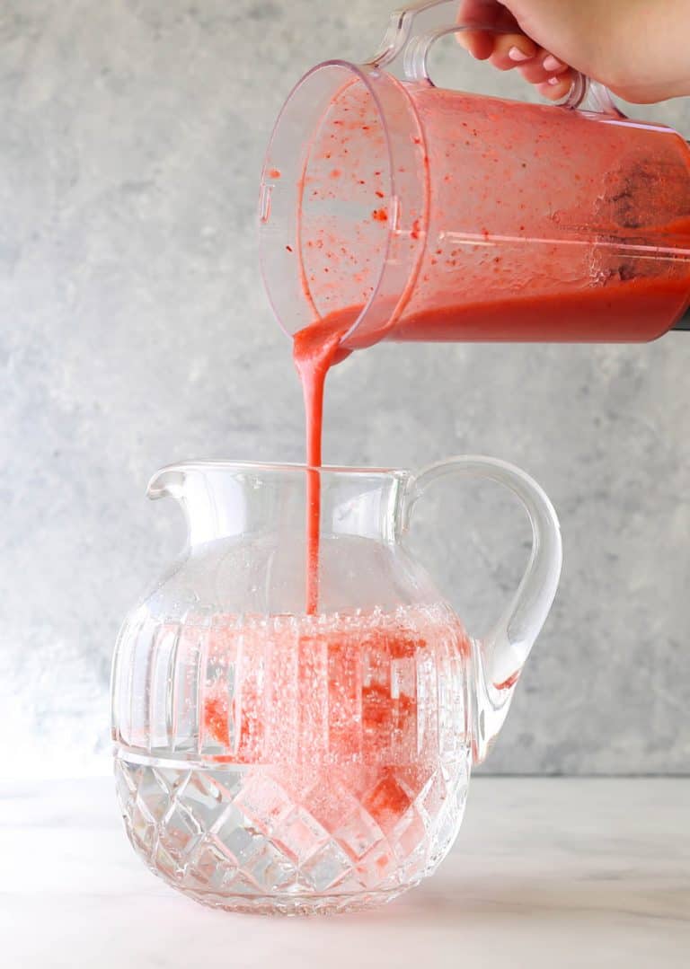 Healthy Strawberry Mocktail Spritzer {Non Alcoholic}