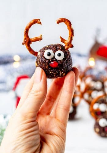 Pretzel Reindeer Bites | Haute & Healthy Living
