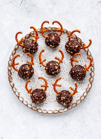 Pretzel Reindeer Bites | Haute & Healthy Living