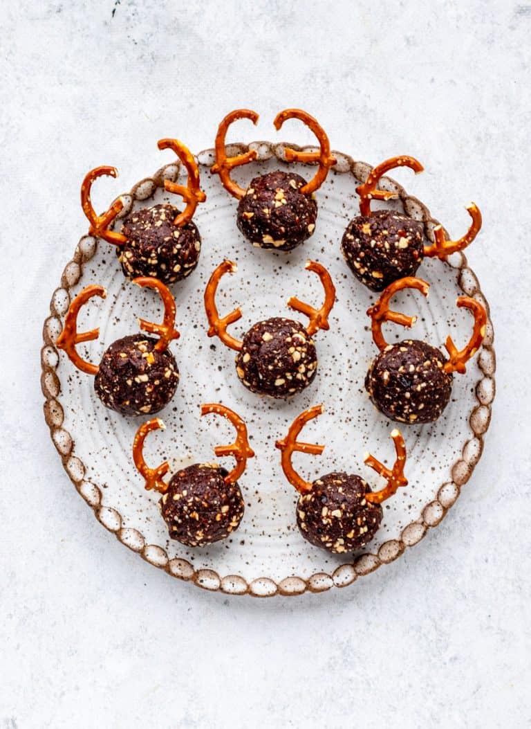 Pretzel Reindeer Bites | Haute & Healthy Living