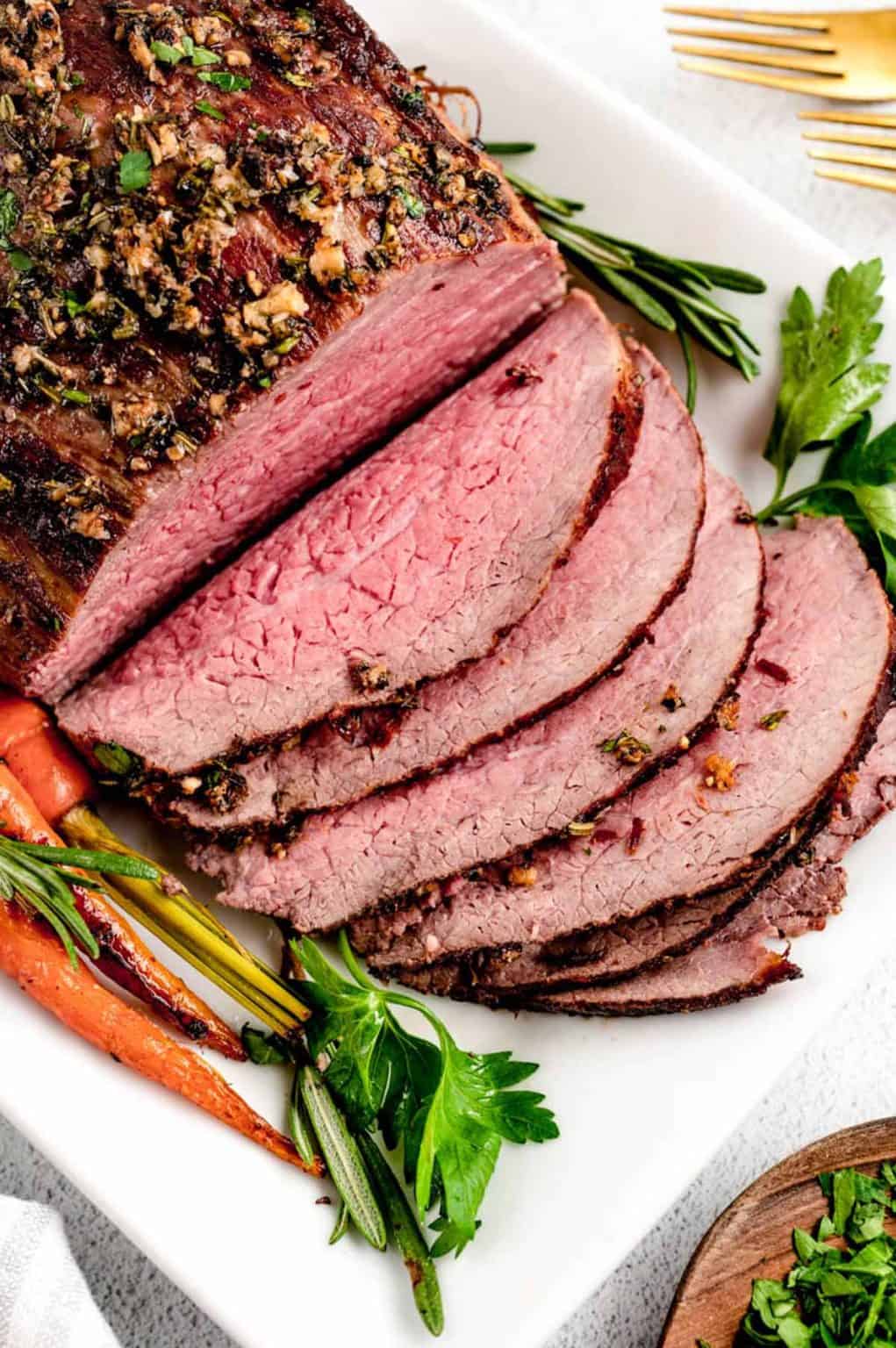 Easy Christmas Beef Roast {Eye of Round}