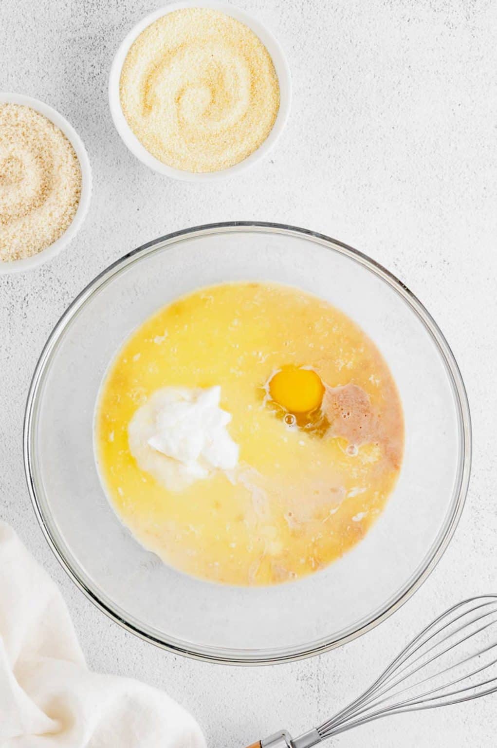 Healthy Almond Flour Cornbread {With Greek Yogurt}