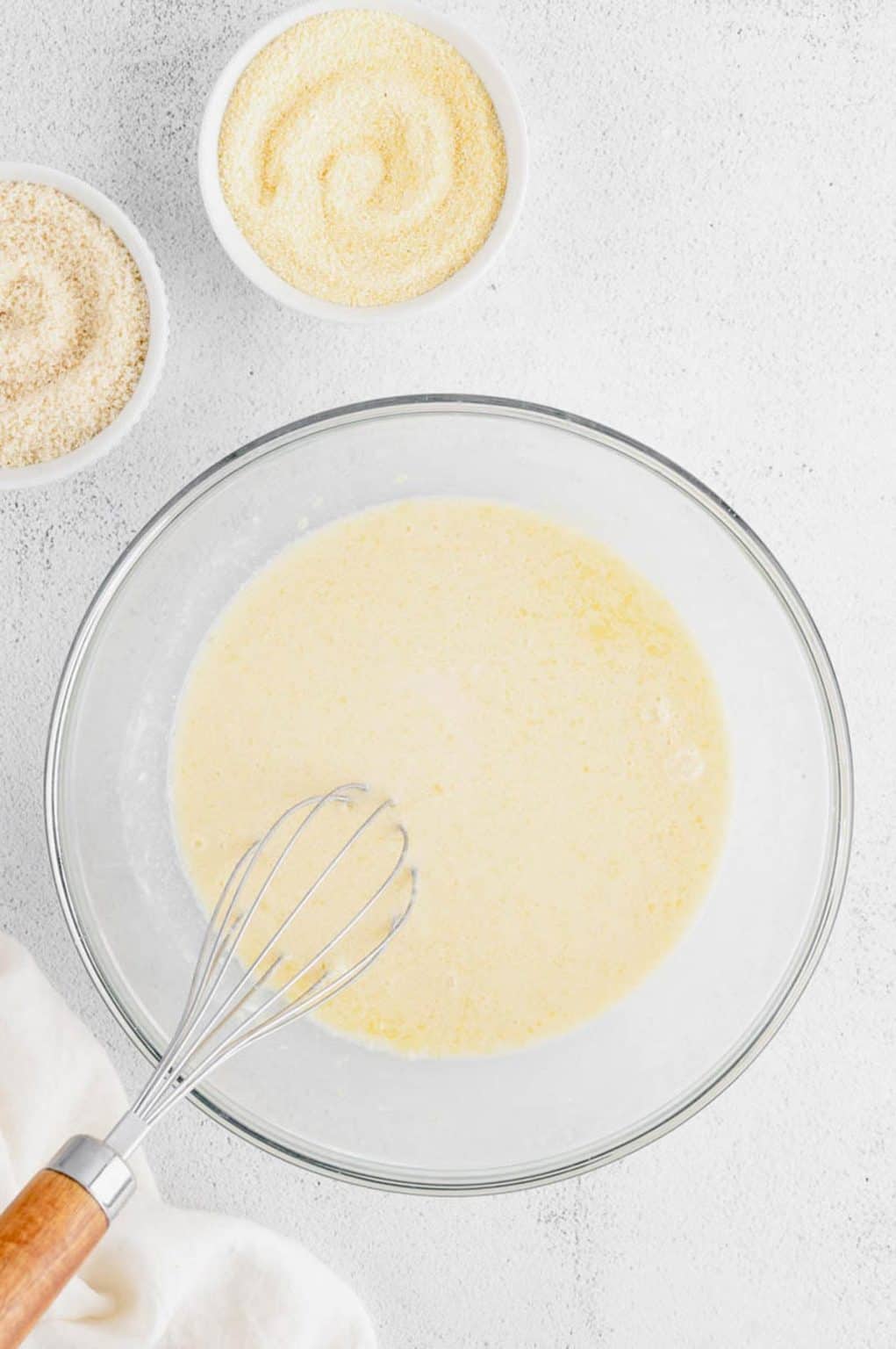 Healthy Almond Flour Cornbread {With Greek Yogurt}