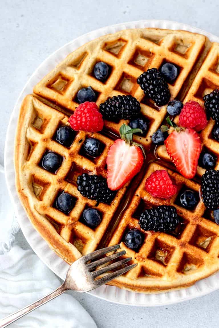 3-Ingredient Cottage Cheese Waffles {No Protein Powder}