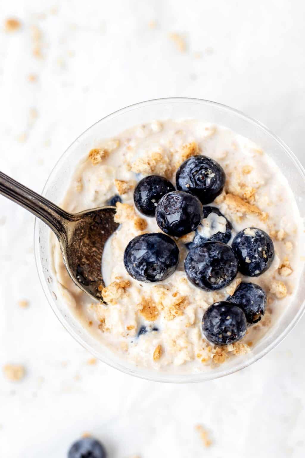 Blueberry Cheesecake Overnight Oats {with Yogurt} - Haute & Healthy Living