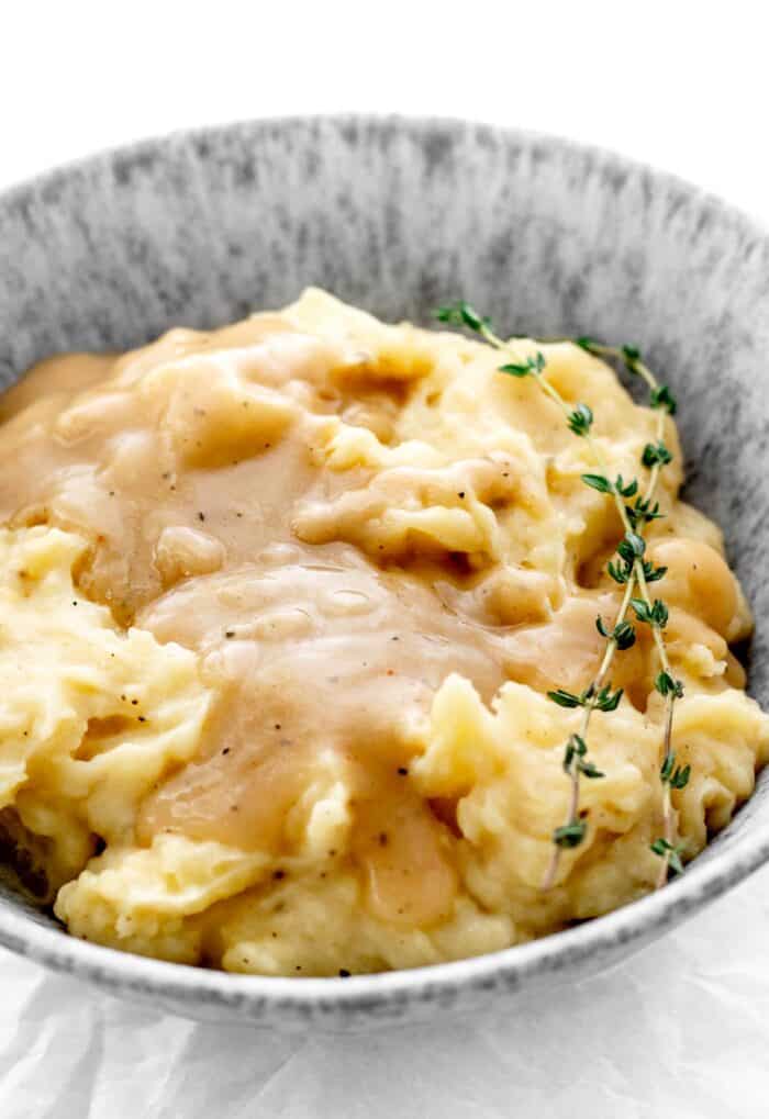 Homemade Healthy Turkey Gravy without Drippings