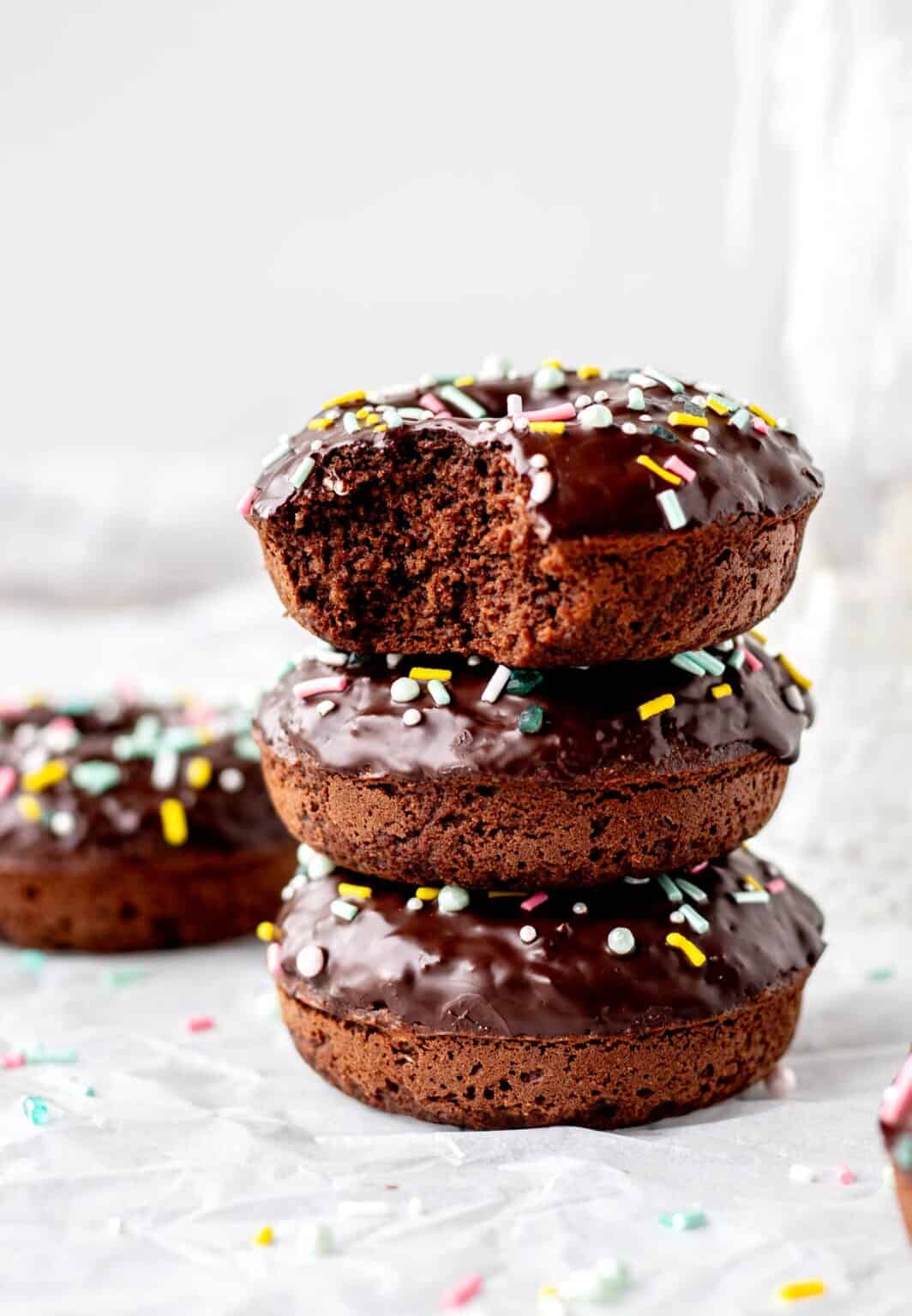 Healthy Chocolate Baked Donuts {Without Yeast}