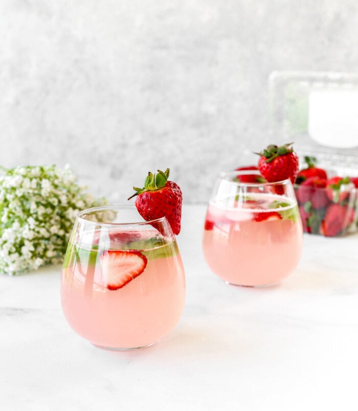 Healthy Strawberry Mocktail Spritzer {Non Alcoholic}